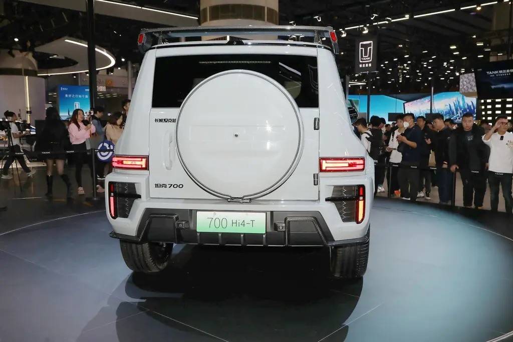 内外反差太强烈！坦克700Hi4-T首发限定版预售70万，配置拉满！_搜狐汽车_搜狐网