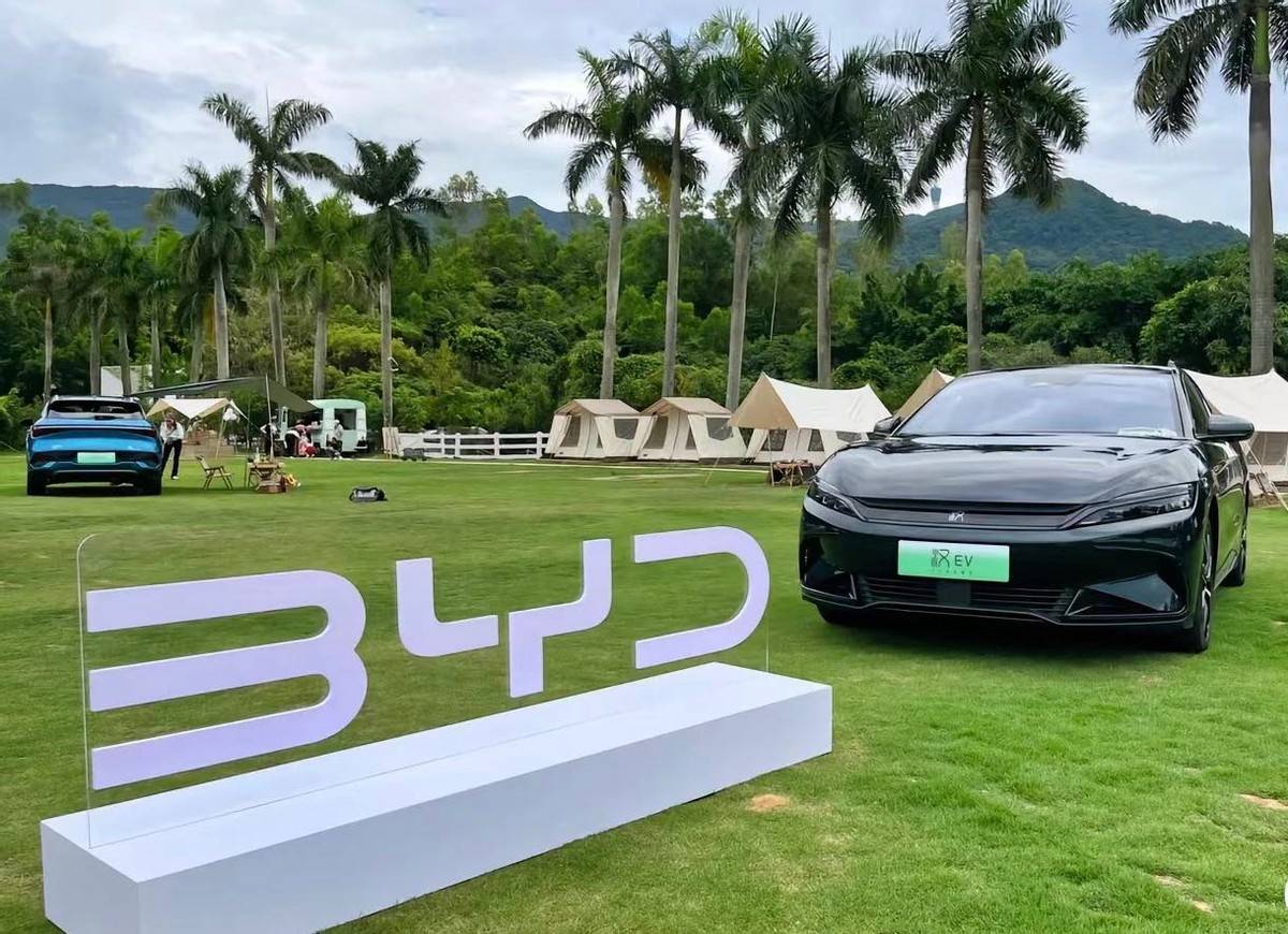 比亚迪汉EV强劲对手来袭，吉利银河E8起步价17.58万_搜狐汽车_搜狐网