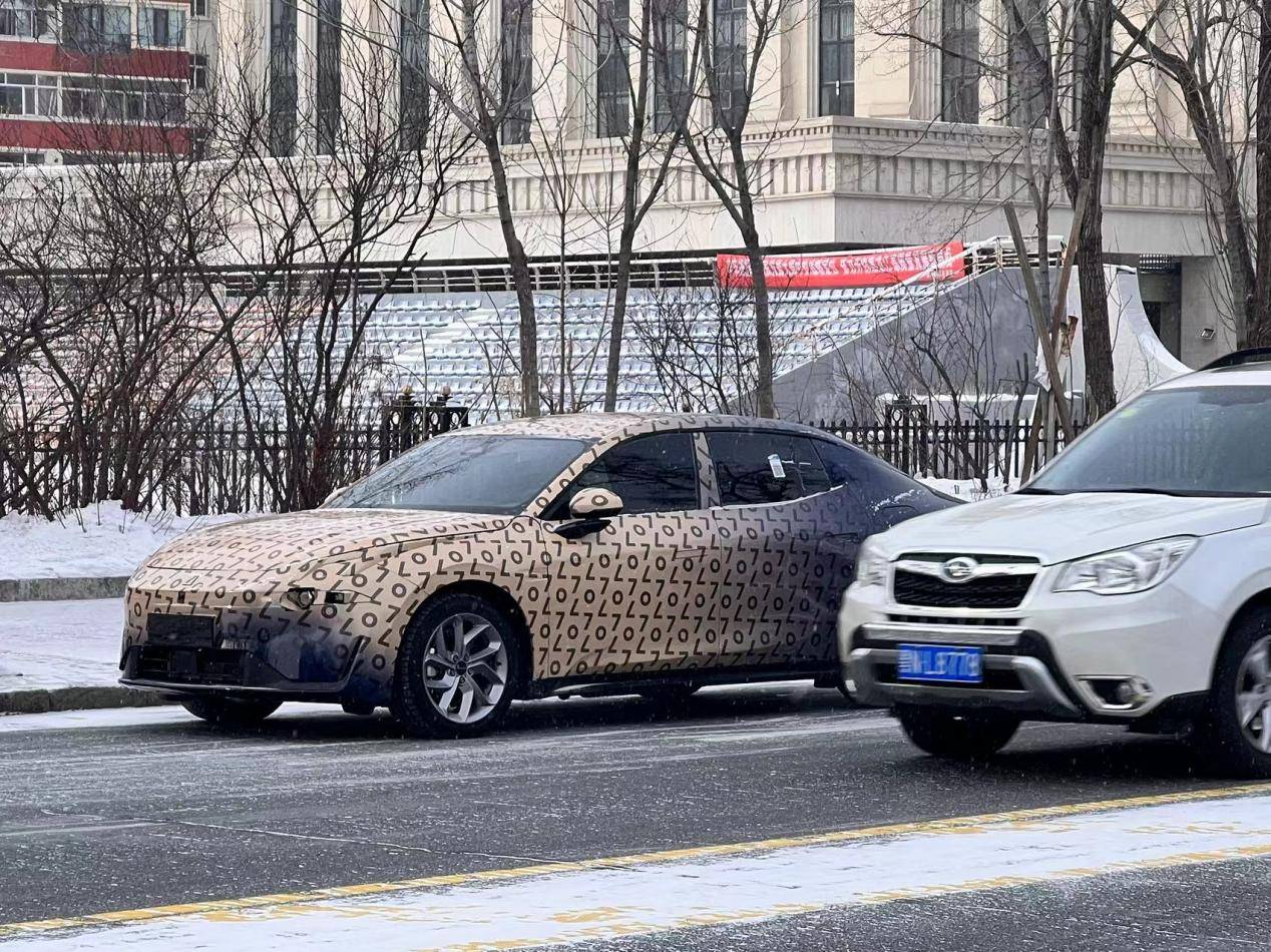 领克07 EM-P路试谍照曝光，来自未来的概念车悄然来袭_搜狐汽车_搜狐网