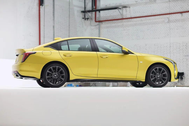 十个问题了解｜换装33英寸9K大屏的 新款凯迪拉克CT5_搜狐汽车_搜狐网