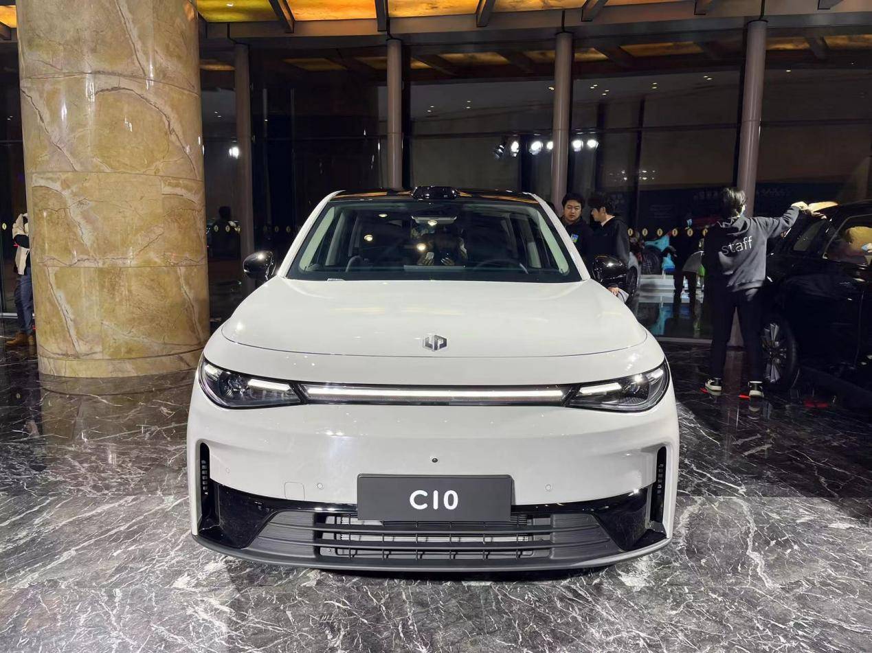 零跑C10预售15.18万起，配8295芯片+激光雷达，3月上市_搜狐汽车_搜狐网