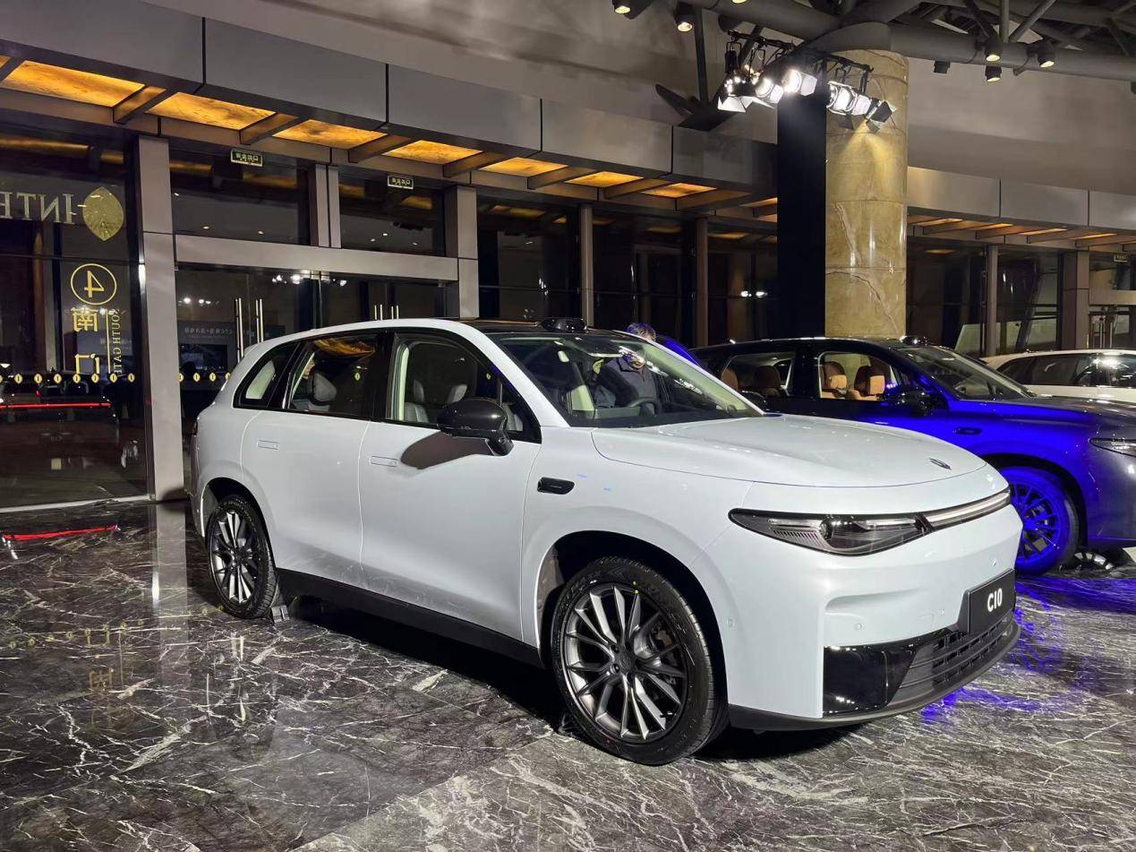 零跑C10预售15.18万起，配8295芯片+激光雷达，3月上市_搜狐汽车_搜狐网