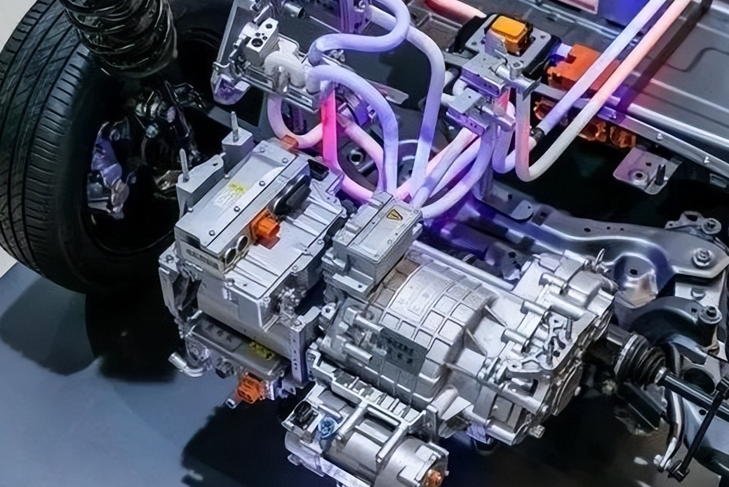 新款领克09 EM-P挑战理想L8，超级增程方案成为绝杀技_搜狐汽车_搜狐网