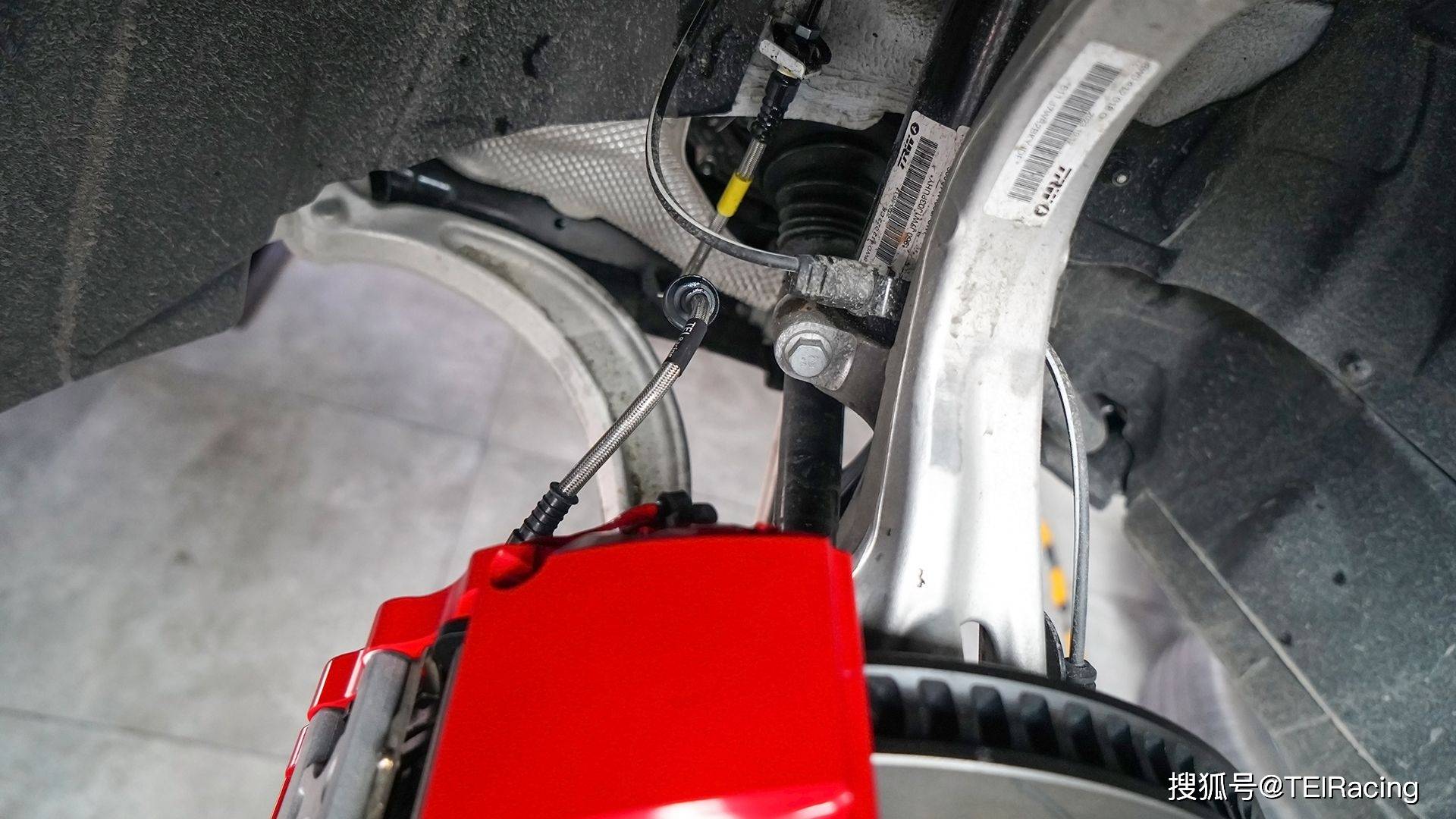 改装案例丨奥迪A4L升级P60ES大六活塞卡钳套件_搜狐汽车_搜狐网