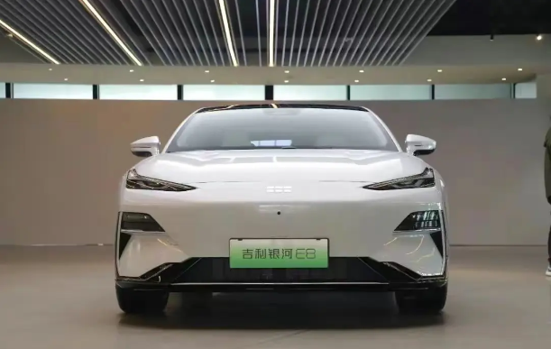 银河E8震撼上市，17.58万元起售，550km MAX版性价比爆棚！_搜狐汽车_搜狐网