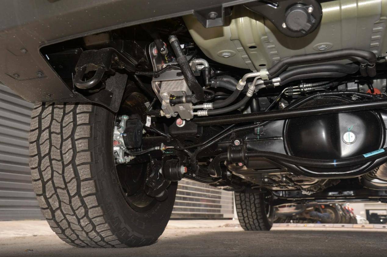 实拍坦克400Hi4-T，标配2.0T插混动力，综合扭矩750N·m，有多强？_搜狐汽车_搜狐网