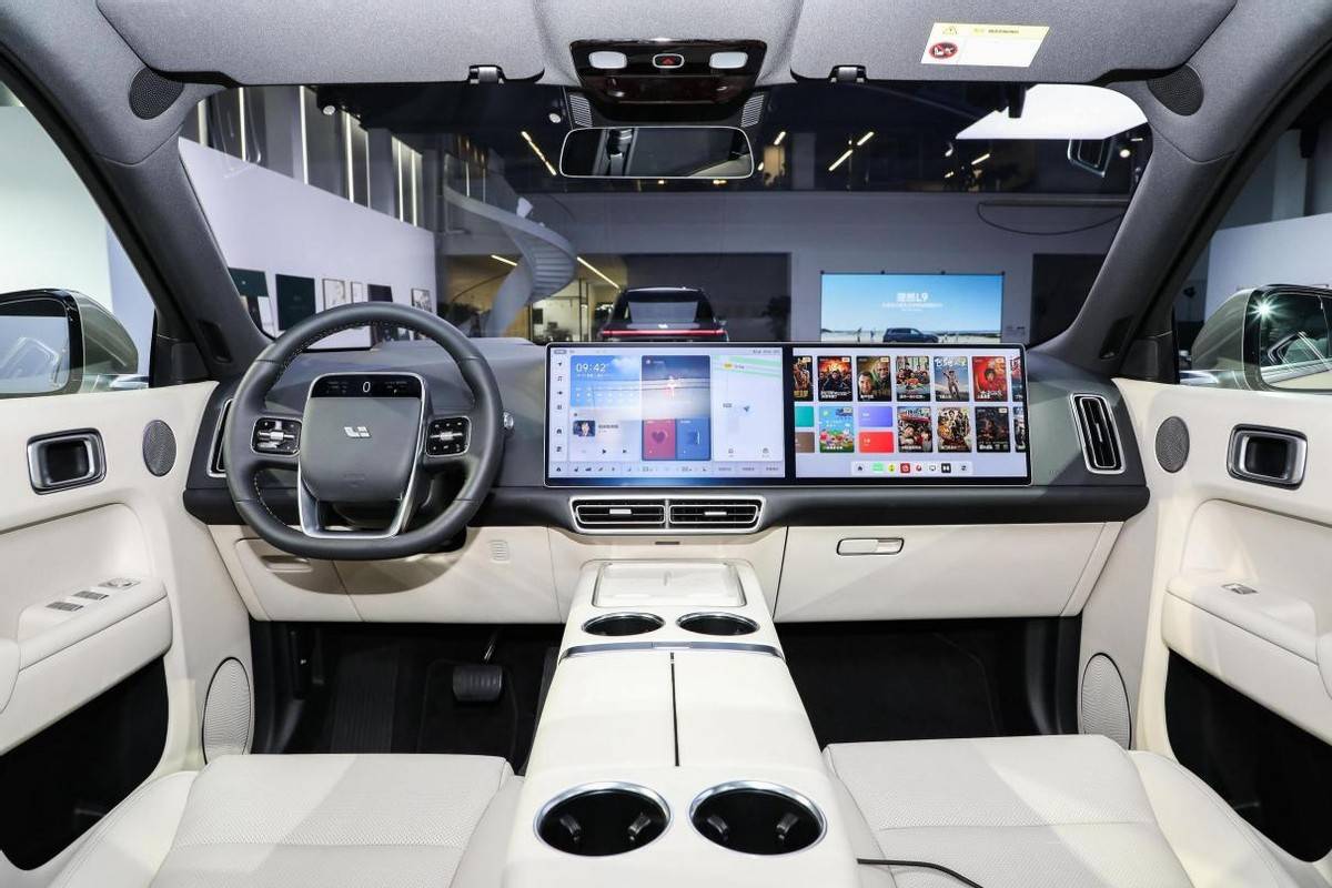 把全尺寸卖成畅销车，全系顶配+NOA的理想L9真要做“奔驰S级”？_搜狐汽车_搜狐网