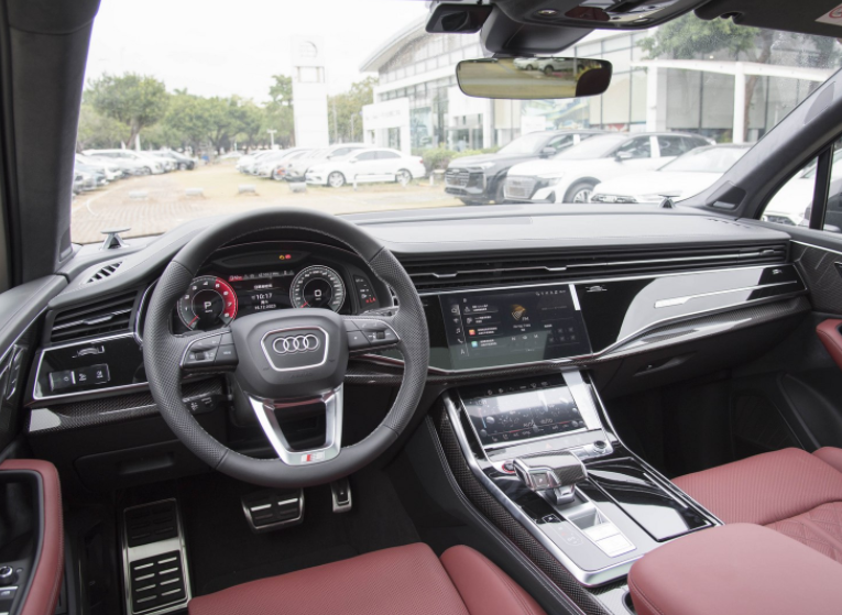 奥迪SQ7暗夜骑士版售价116.98万！配独特外观，搭V8发动机_搜狐汽车_搜狐网