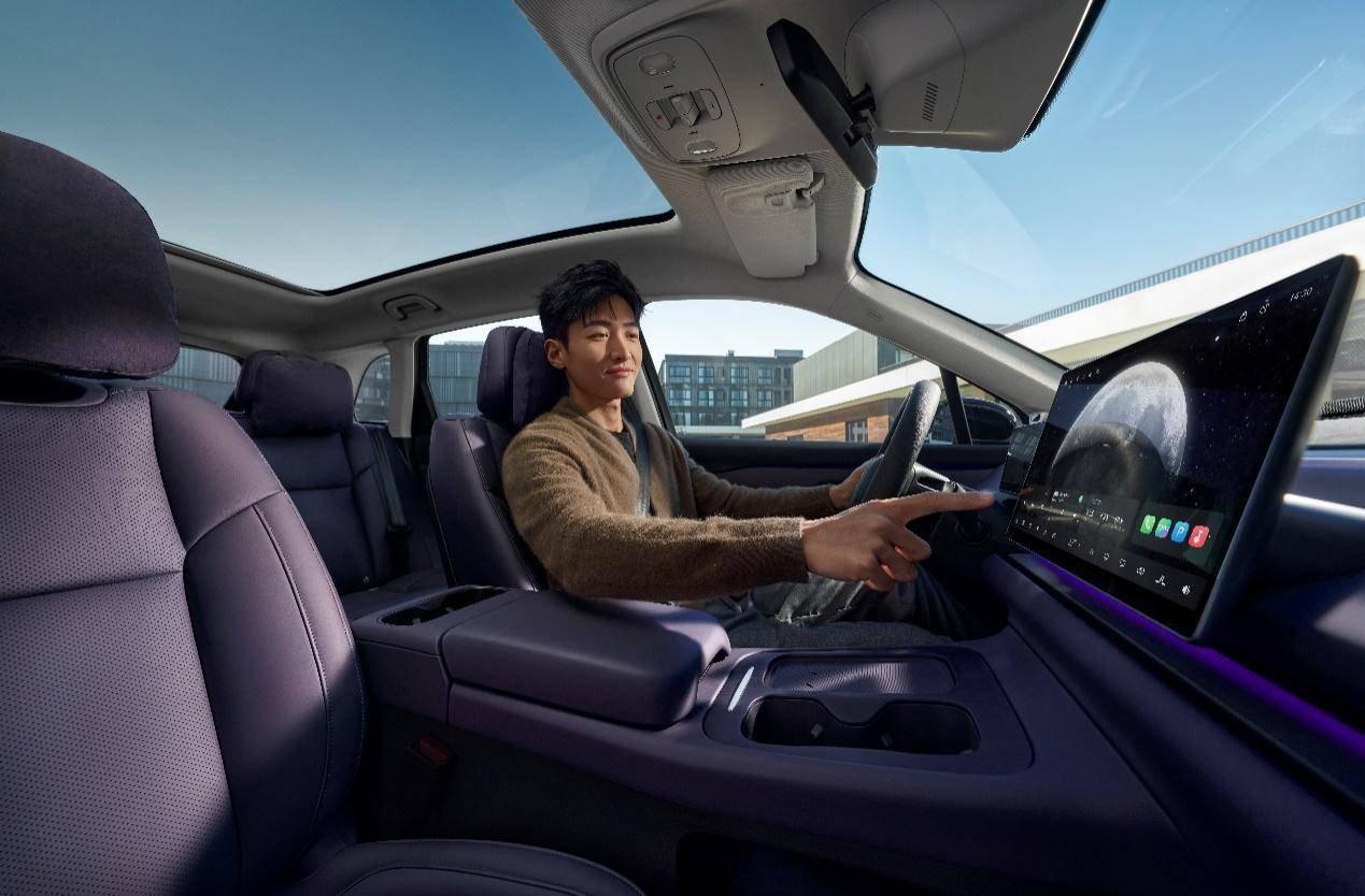 15.18万起，配8295芯片+激光雷达，零跑C10正式开启预售！_搜狐汽车_搜狐网