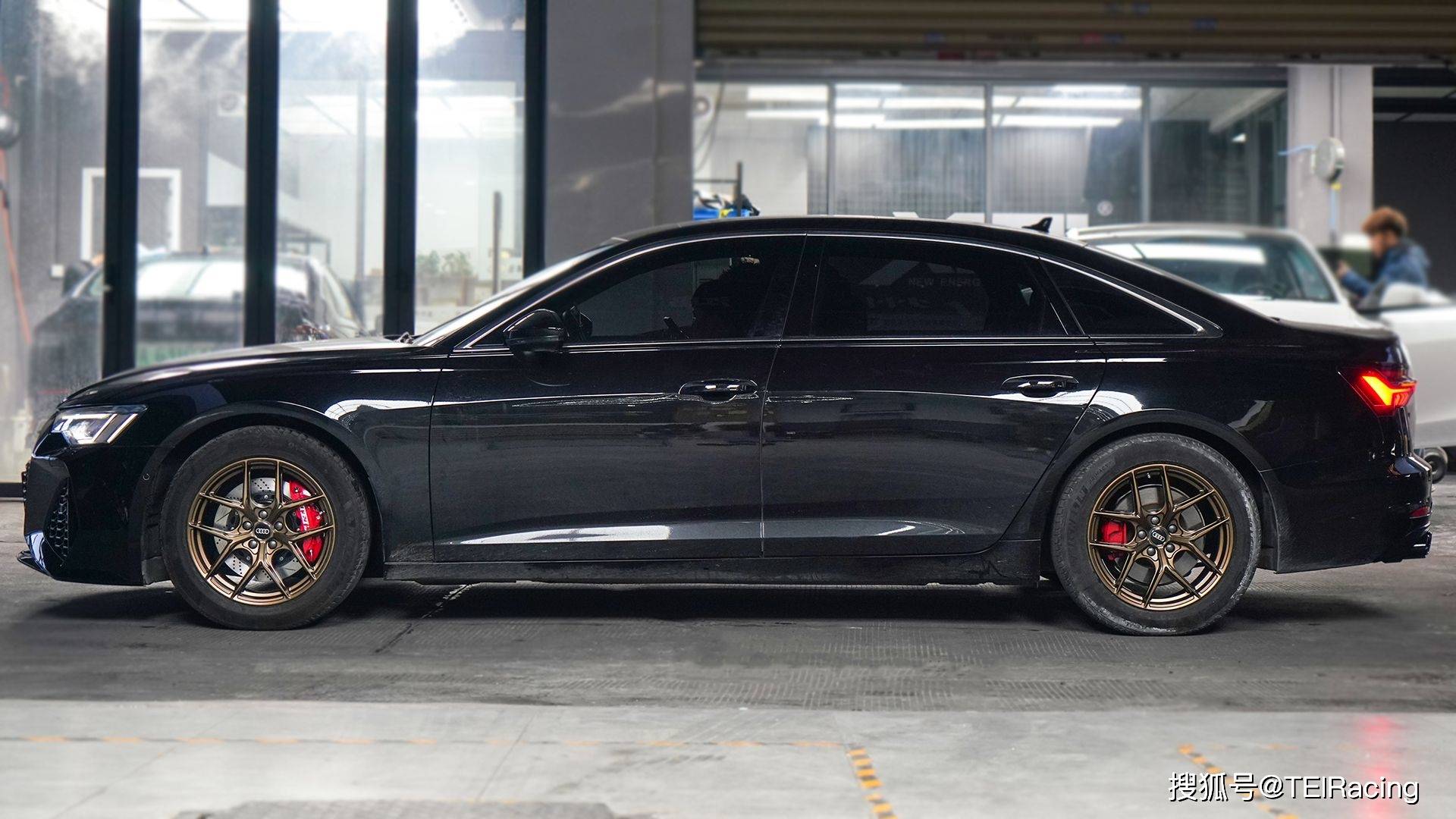 案例升级丨奥迪A6L升级P40NS+大四活塞卡钳套件_搜狐汽车_搜狐网