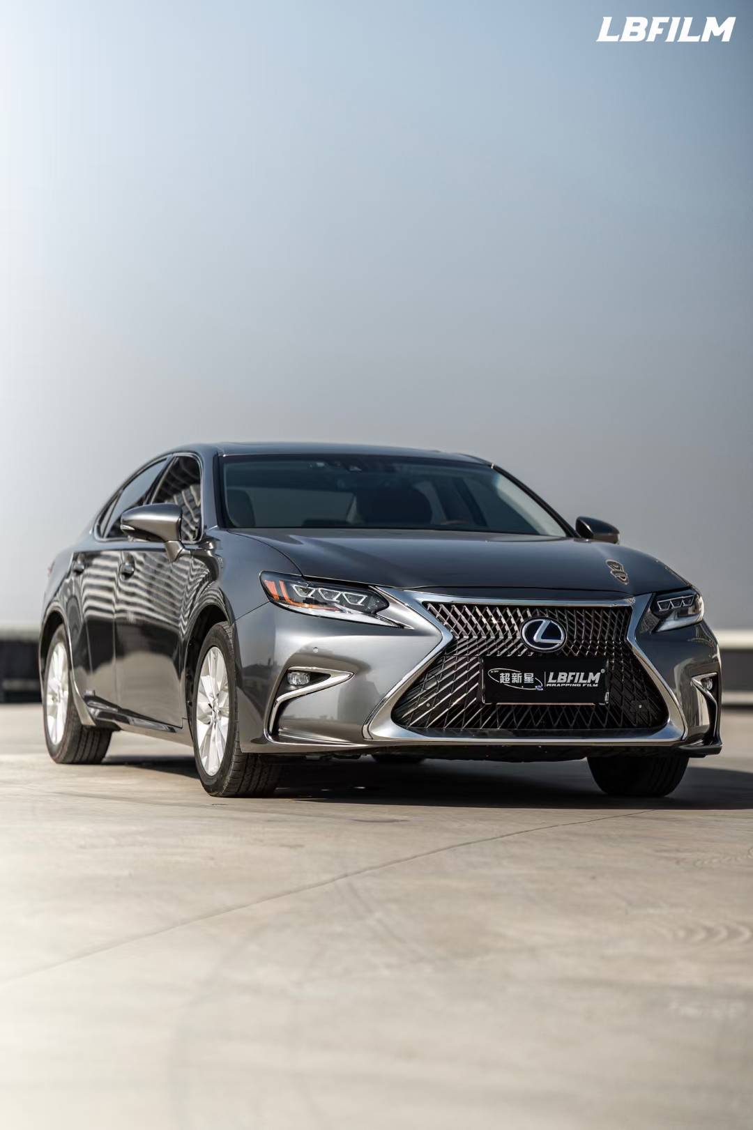 雷克萨斯ES300h-LB改色膜液态金属银，流光溢彩宛若浩瀚银河_搜狐汽车_搜狐网