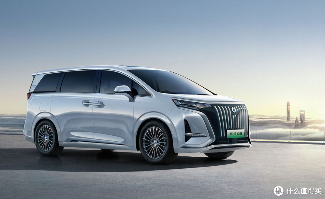 理想MEGA售价高达55.98万元，宜商宜家的腾势D9是不是更有优势？