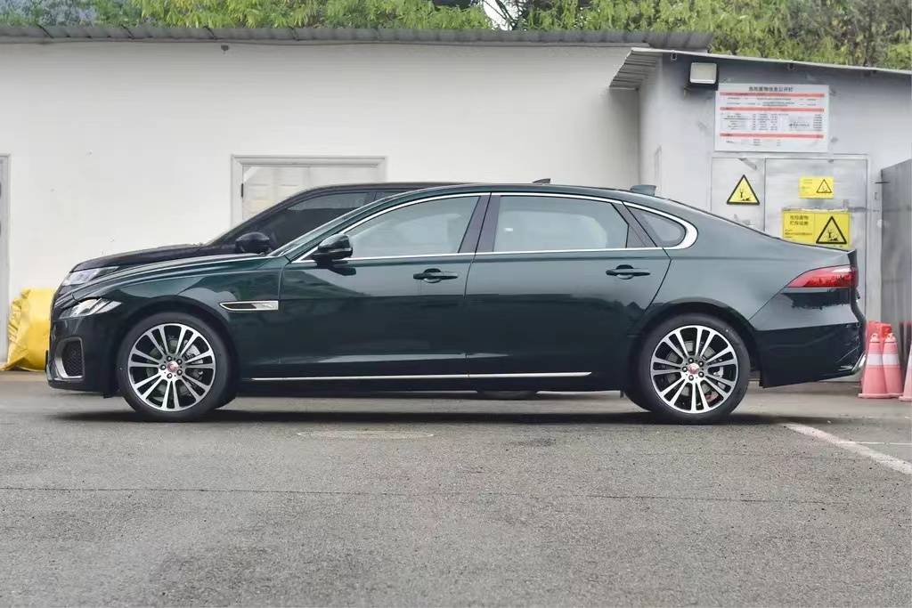 捷豹XFL：入门跌破26万，配2.0T＋8AT，车长超5米1，值得入手吗？_搜狐汽车_搜狐网