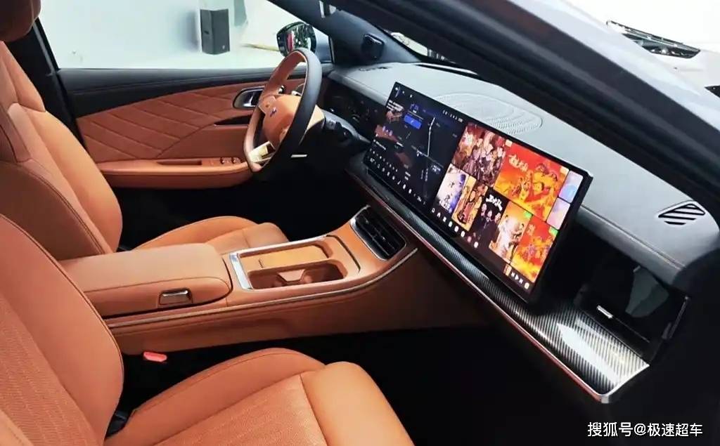 国货新风尚！哪吒L实车曝光，尺寸超越零跑C10，续航高达1300km_搜狐汽车_搜狐网