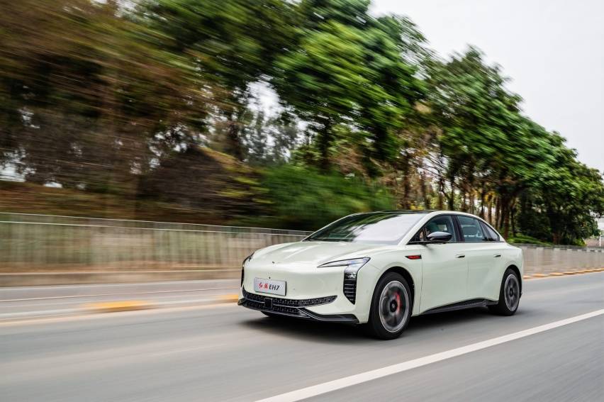 22.98万起售、820公里续航，“排头兵”红旗EH7正式上市_搜狐汽车_搜狐网