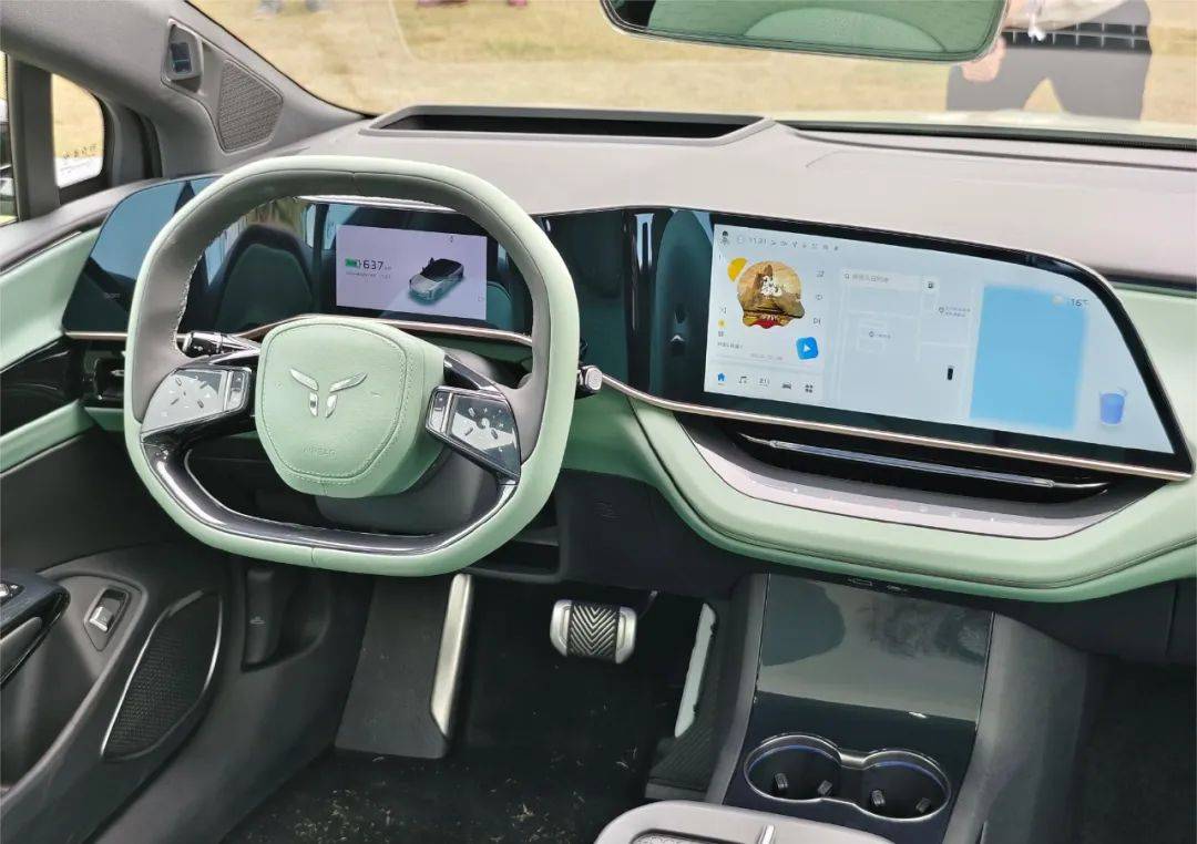 新能源子品牌首款车型，红旗EH7上市售22.98万元起_搜狐汽车_搜狐网