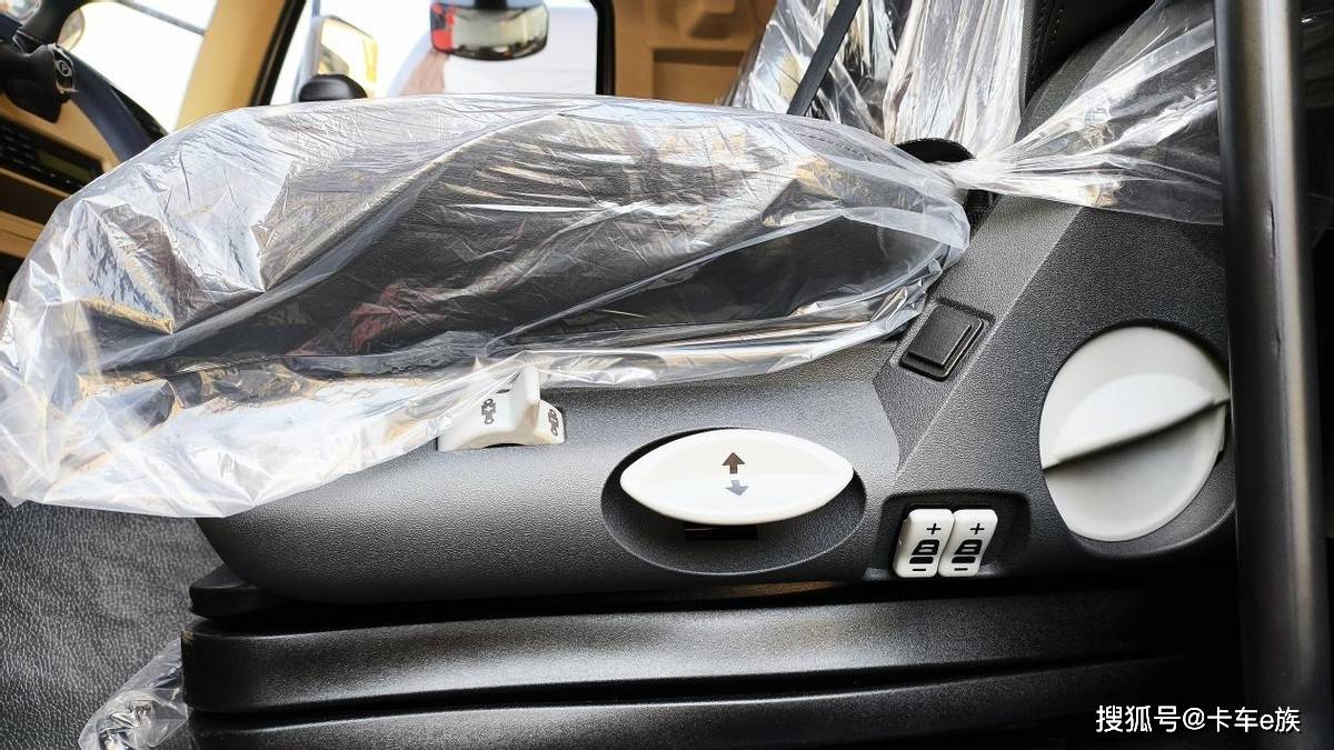 一趟多拉1000斤，486马力解放J6P燃气牵引车资源运输性价比之选_搜狐汽车_搜狐网