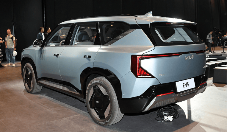 15万级纯电SUV对决，起亚EV5 VS 宋PLUS EV荣耀版_搜狐汽车_搜狐网