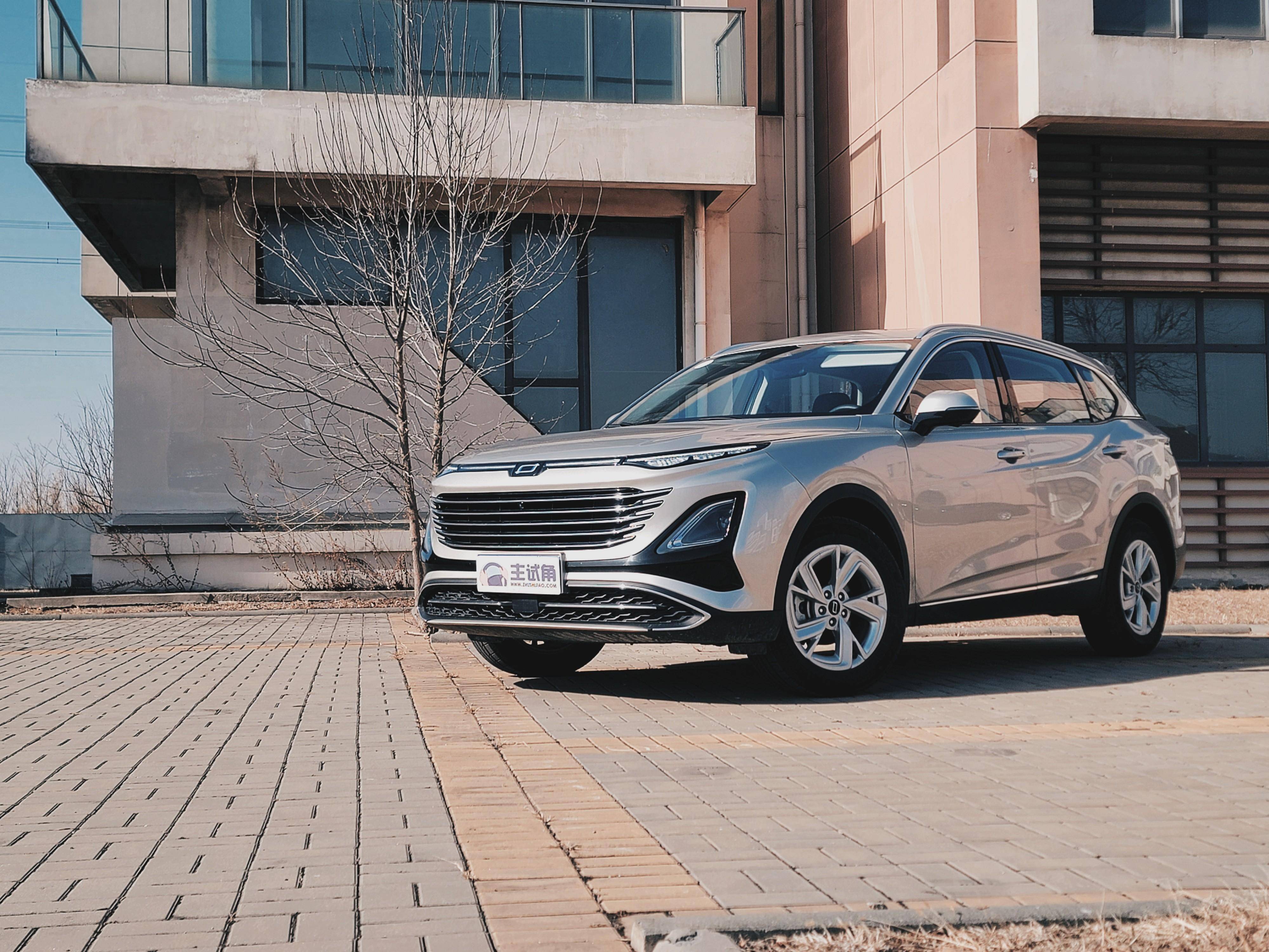 面向大众家庭出行之选，奔腾T90与长安CS75 PLUS，谁更值得买？_搜狐汽车_搜狐网