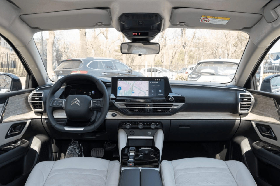 全新一代凡尔赛C5 X正式上市！14.37万起搭载1.6T+8AT，性价比超高！_搜狐汽车_搜狐网