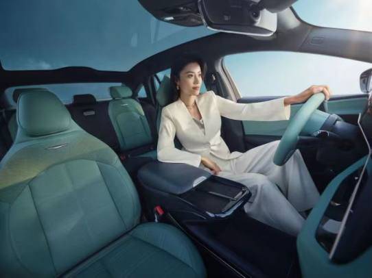 820公里续航 3.5秒破百 红旗纯电轿跑EH7颠覆你的想象_搜狐汽车_搜狐网