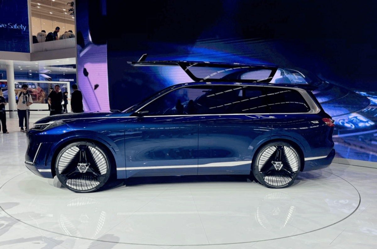 定位近华为问界M9，吉利“史上最大”SUV曝光！会加入价格战_搜狐汽车_搜狐网