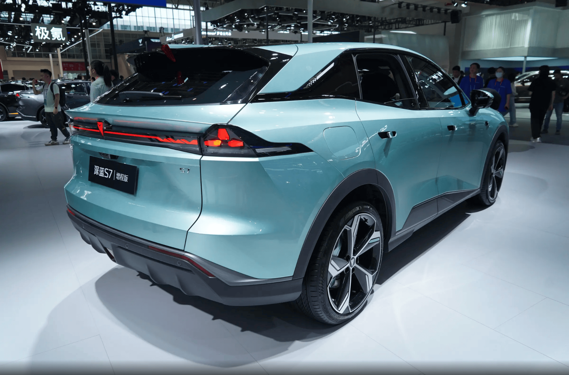 零跑C10 vs 深蓝S7：年轻人的首选理想家园_搜狐汽车_搜狐网