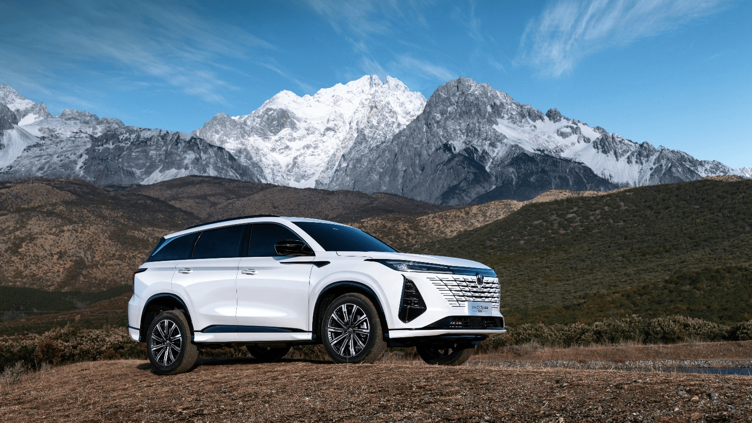 全系标配爱信8AT+L2级智能驾驶辅助！第三代CS75PLUS冠军版9.99万_搜狐汽车_搜狐网