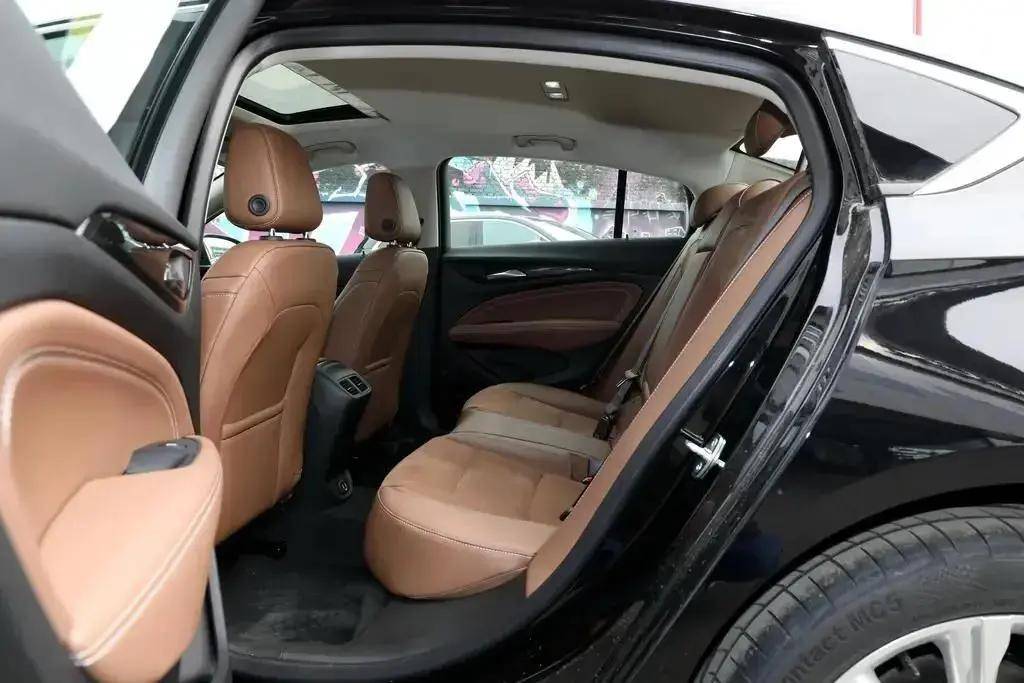 别克拿出诚意，君威最高优惠7.3万，搭载1.5T+9AT，不妨来看看！_搜狐汽车_搜狐网