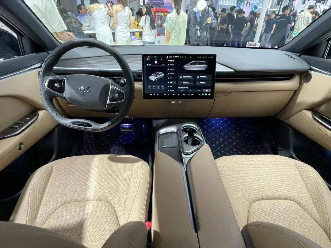 重庆车展丨阿尔法S5化身汽车影院，阿尔法T5配800V快充_搜狐汽车_搜狐网