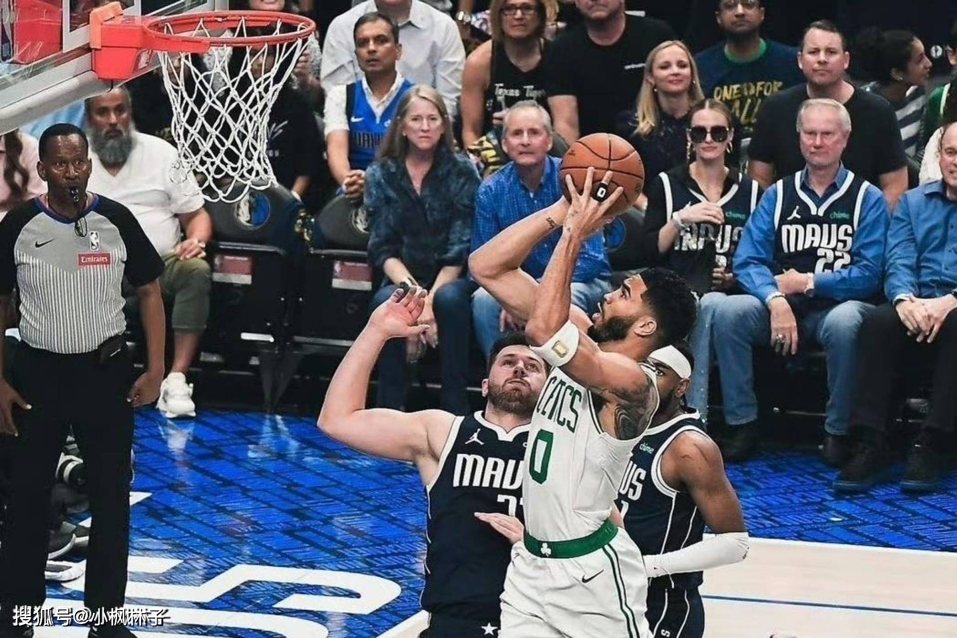 NBA总决赛G3：凯尔特人客场战胜独行侠总比分3-0领先，双探花61分欧文35分_凯尔特人队_比赛_东契奇