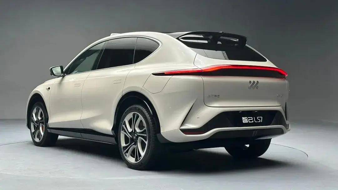 智己LS7新增两款Max车型，限量权益价29.98万起_搜狐汽车_搜狐网