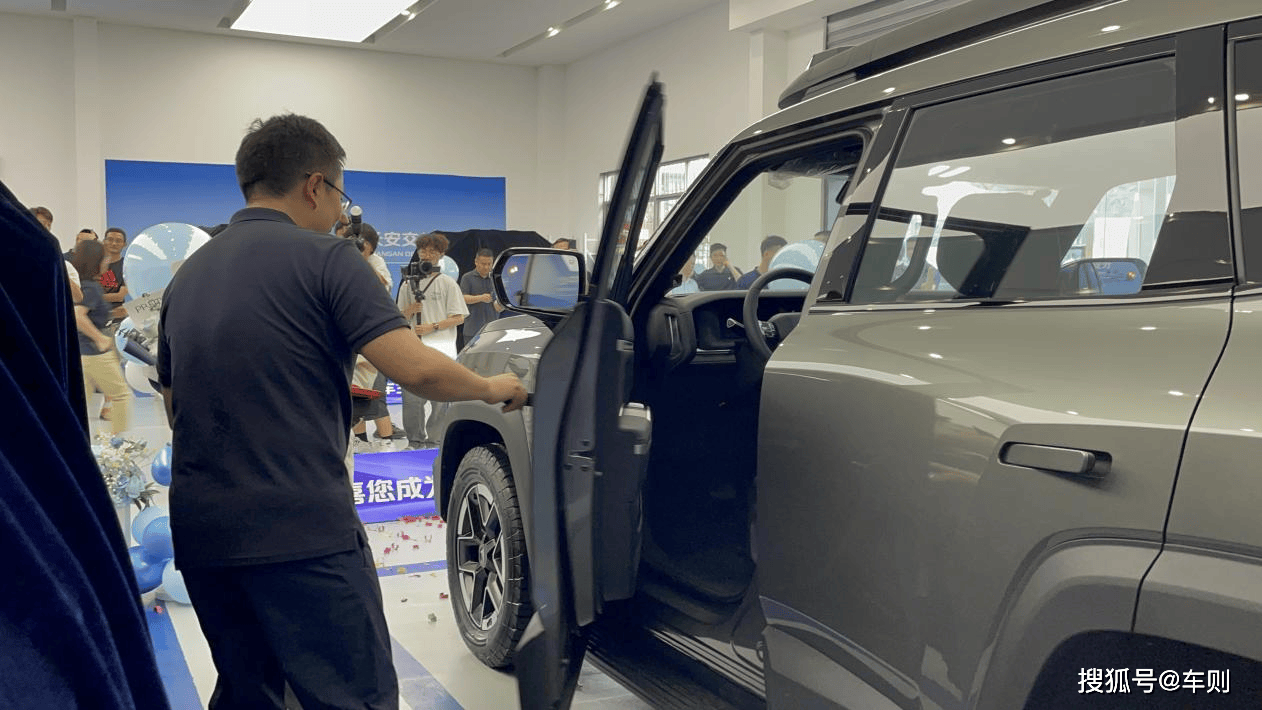 深蓝CEO从拉萨飞福州，为深蓝G318福州首批车主交付新车_搜狐汽车_搜狐网
