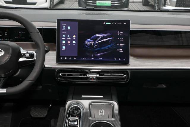 广汽传祺E8 PHEV龙腾版上市，外观细微调整，售价23.58万元_搜狐汽车_搜狐网