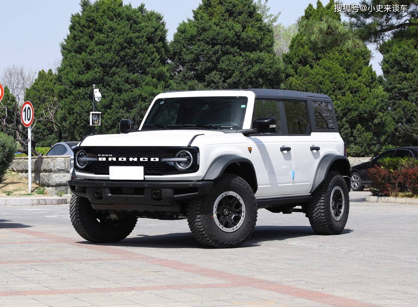 福特版“坦克300”不足30万起！外观硬朗，搭载2.3T＋10AT+三把锁_搜狐汽车_搜狐网