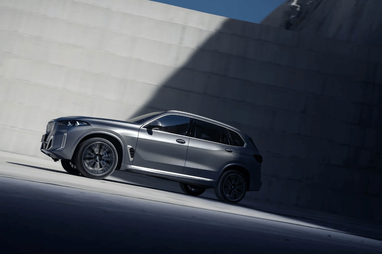 一居室还是大平层？60万元预算不如看奥迪Q6 比宝马X5更超值_搜狐汽车_搜狐网