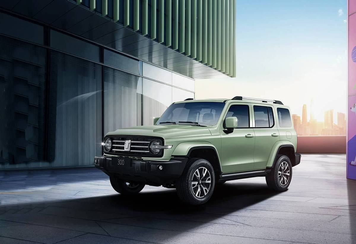 20万元入手方盒子SUV 北京BJ40与坦克300怎么选？_搜狐汽车_搜狐网