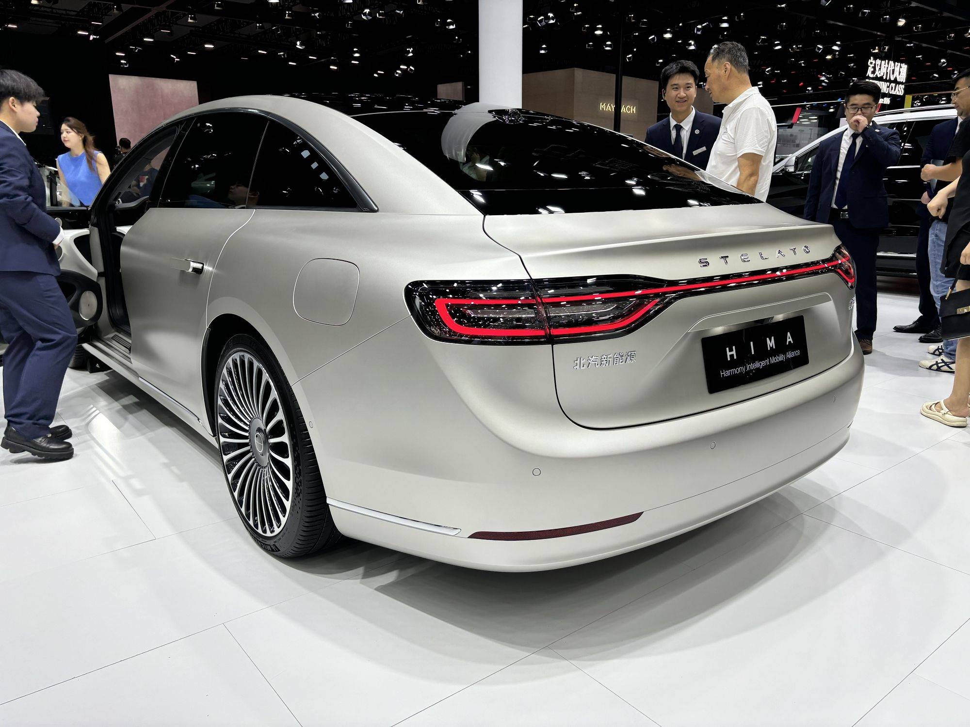 上市即创40万以上纯电新能源纪录 车展实拍享界S9_搜狐汽车_搜狐网