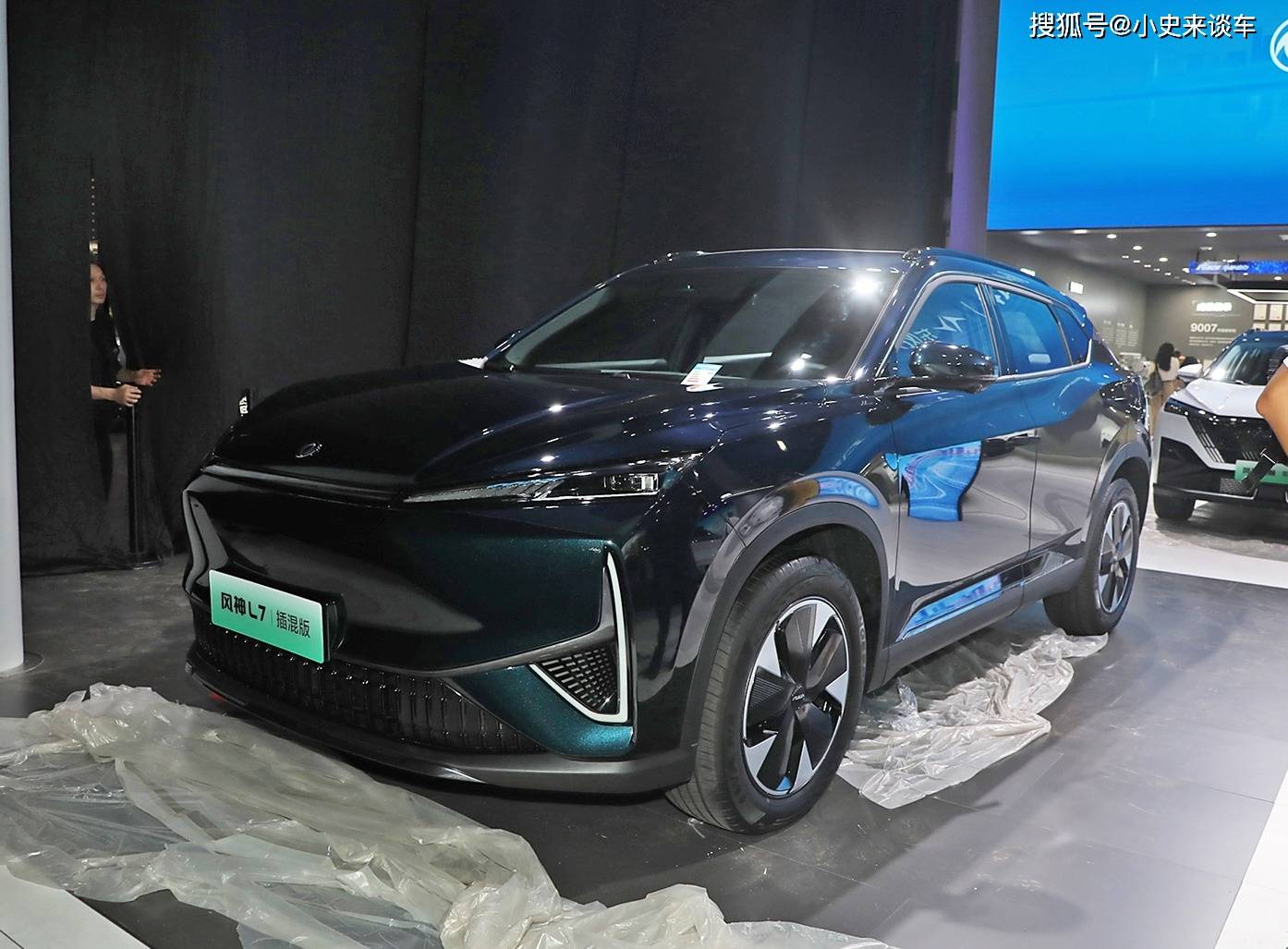 开启预售！东风风神L7纯电版成都车展亮相，外观动感，续航518Km_搜狐汽车_搜狐网