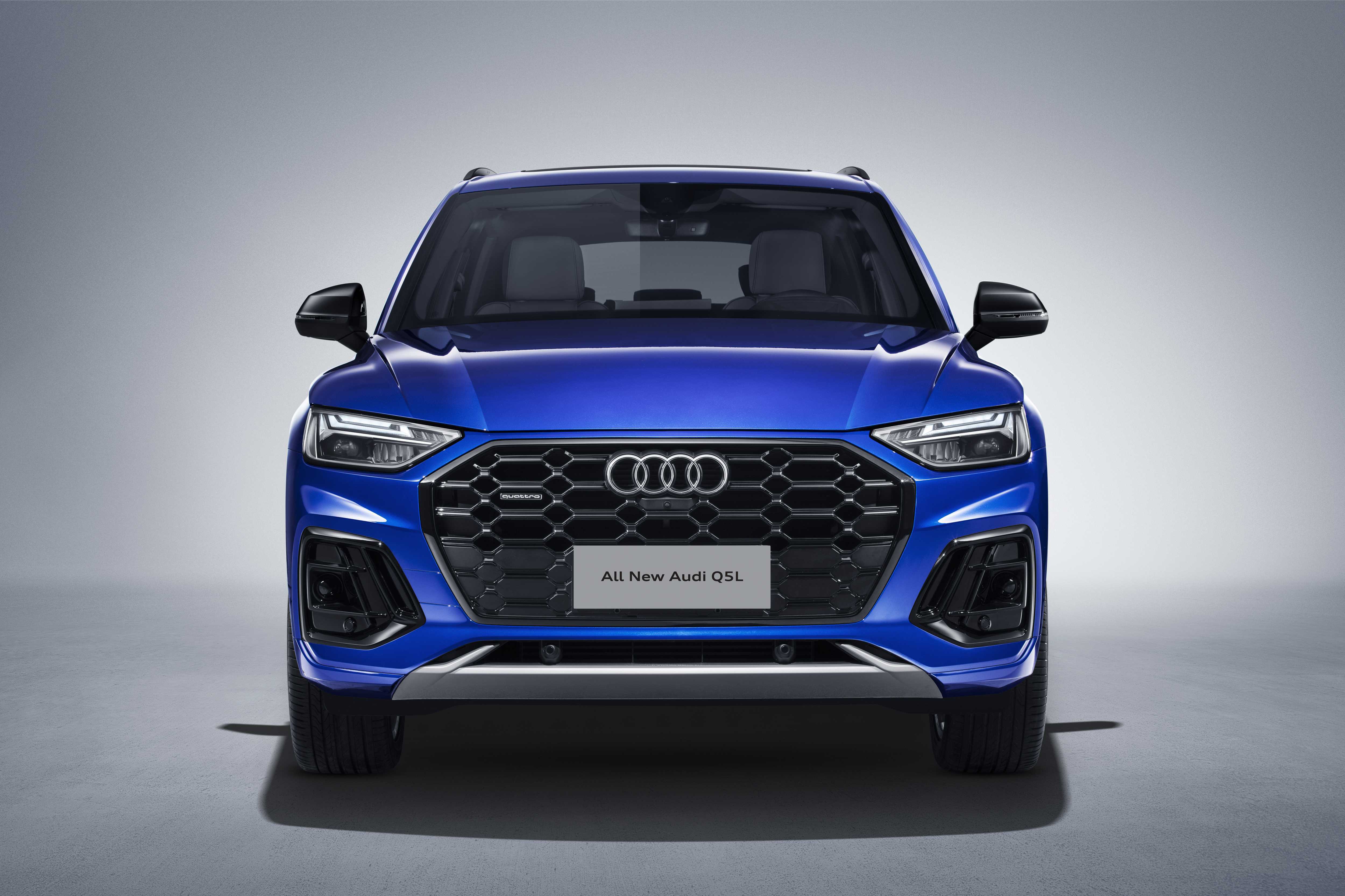 奥迪Q5L驰骋古道间，尽显奢华与动感_搜狐汽车_搜狐网