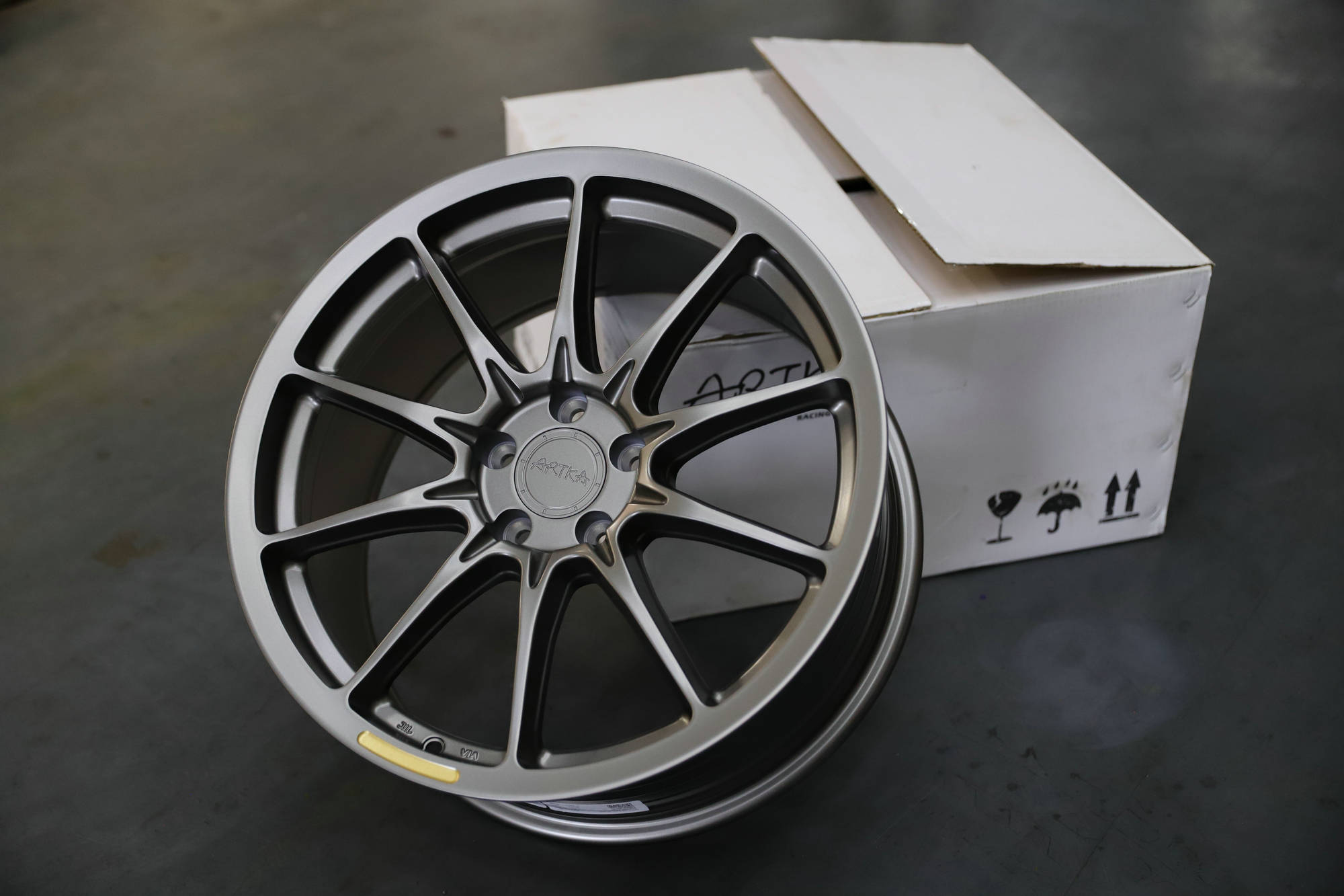 领克03的改装历程：ARTKA焕然一新的艺术之轮_搜狐汽车_搜狐网