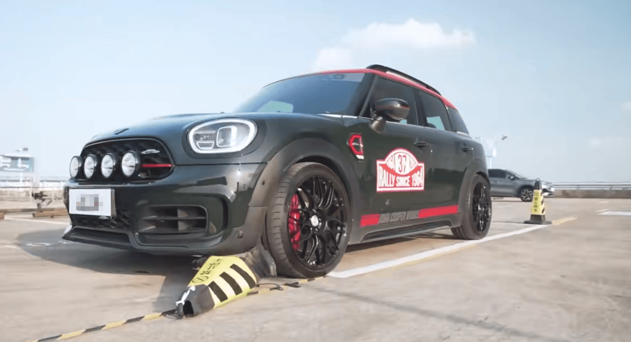 谁才是新手党停车神器？领克06EM-P、元PLUS与MINI JCW泊车横评_搜狐汽车_搜狐网