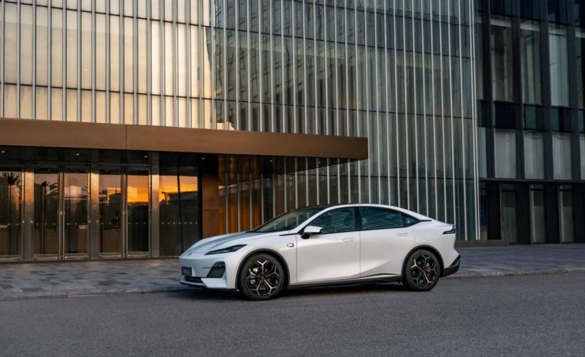 售价11.99—14.69万元，2025款深蓝SL03正式上市，你会买单吗？_搜狐汽车_搜狐网