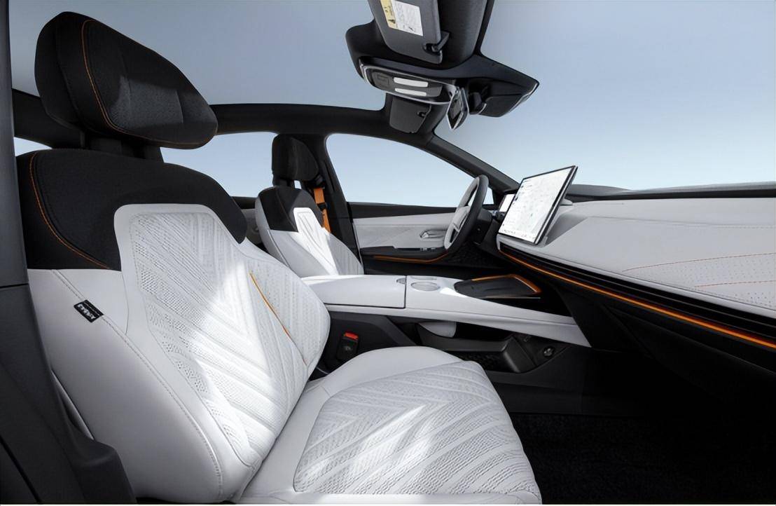 双车型联动，深蓝2025款SL03上市11.99万元-14.69万元_搜狐汽车_搜狐网