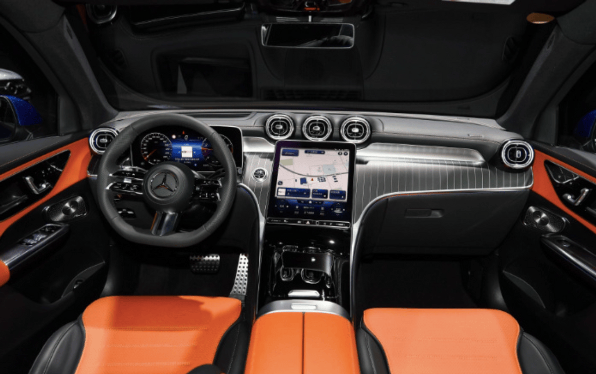 奔驰25款GLC定妆照曝光，配置大幅升级！4S店迎新款现款降14万_搜狐汽车_搜狐网