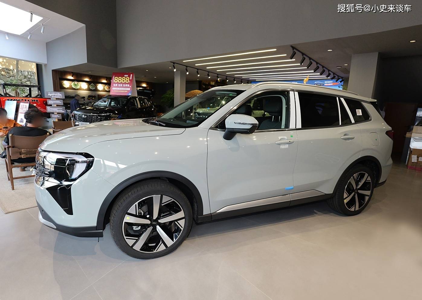 福特全新中型SUV到店！12.68万起售，标配24.6寸一体屏+8155芯片_搜狐汽车_搜狐网