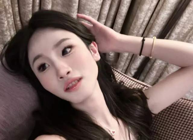 曝易建联嫖娼跨性别者，多张聊天截图及现场照曝出，本人火速关评 网友 形象 明星