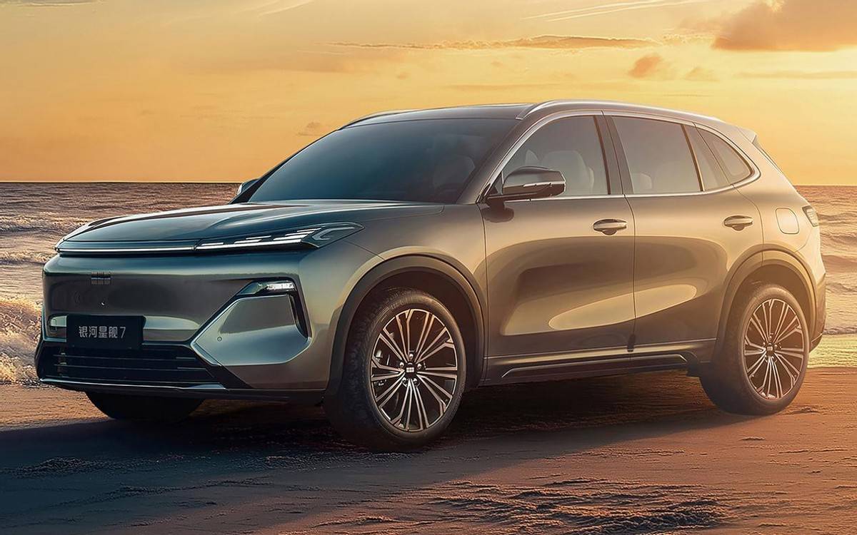 吉利全新中型SUV官图发布！外观比银河E5大气，搭载雷神电混技术_搜狐汽车_搜狐网