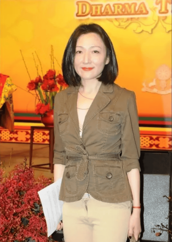 破产、拍风月片、未婚生子，从红极一时到退隐，她都经历了什么？ 甄楚倩 事业 香港