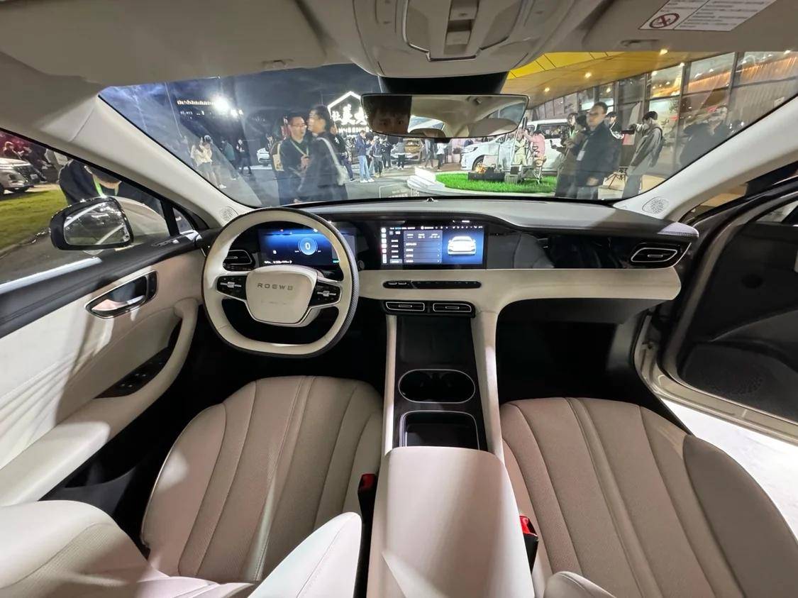 荣威D7 DMH冠军版/iMAX8 DMH新陆尊双车上市，一口价9.98万元起_搜狐汽车_搜狐网